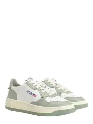 AUTRY Medalist Leather Sneakers With Embroidered Logo - Grey