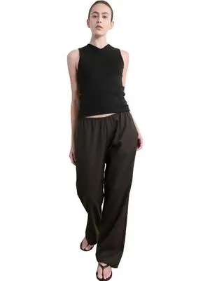 Almina Concept High V-neck Tank - Black
