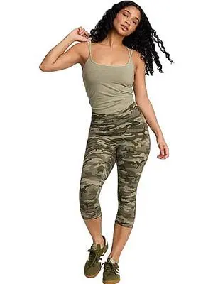 Pink Relay™ Capri Leggings - Print