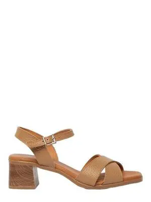 MENINA STEP Leather Cross-strap Sandals - Natural