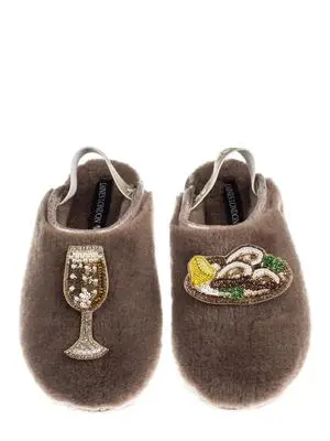 LAINES LONDON Flatform Cloud Slippers With Oyster & Glass Of Fizz Brooches - Brown/gold