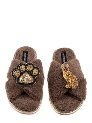 LAINES LONDON Boucle Slippers With Brooches - Brown