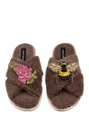 LAINES LONDON Boucle Slippers With Brooches - Brown
