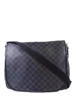 LOUIS VUITTON Damier Graphite Shoulder Bag - Black