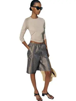 REFORMATION Sandy Short Knee Length Relaxed Fit - Grey