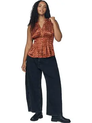 PILCRO Linden Sleeveless Silken Pleated Blouse - Brown Pattern