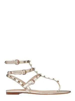 Valentino Garavani Rockstud Metallic Thong Sandals - Nude