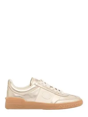 Valentino Garavani Low-top Sneakers With Logo And Stud Details - Nude