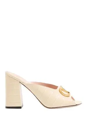 Valentino Garavani Vlogo Signature Slide Sandals - Nude
