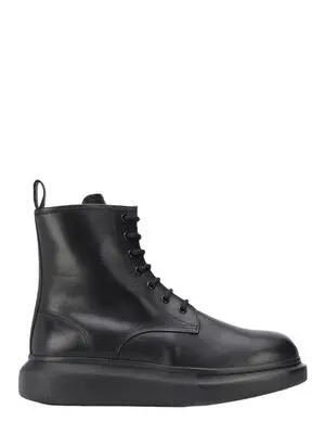 Alexander McQueen Round Toe Lace-up Ankle Boots - Black