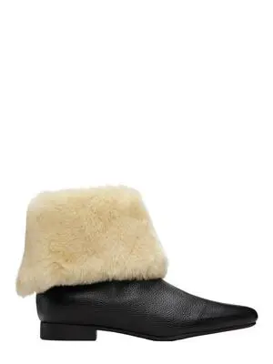 TOTEME Shearling Trimmed Leather Boots - Black/beige