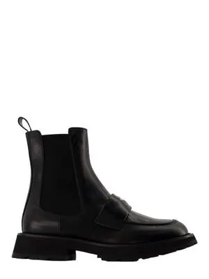 Alexander McQueen Punk Buckle Pointed Toe Mules - Black