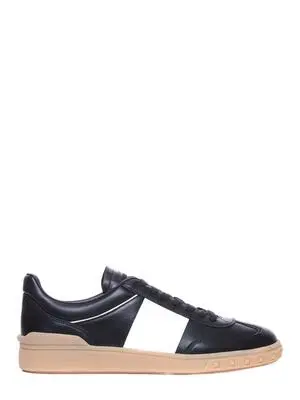 Valentino Garavani Valentino Garavani Low-Top Lace-Up Sneakers Black