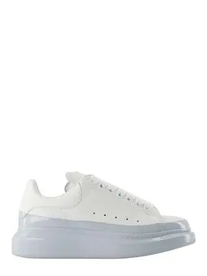 Alexander McQueen Alexander McQueen Oversized Lace-Up Sneakers Gray
