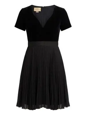 Gucci Pleated Mini Dress With Logo Waistband - Black