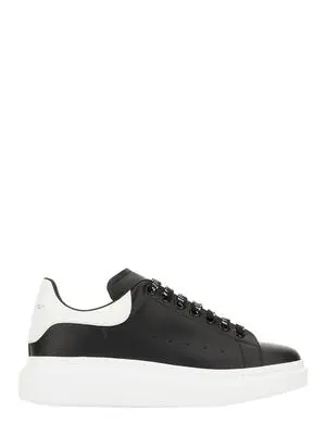 Alexander McQueen Alexander McQueen Oversized Lace-Up Sneakers Black