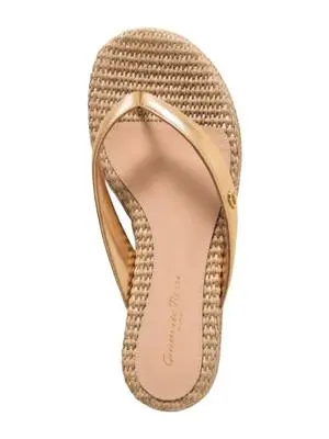 GIANVITO ROSSI Metallic Leather Platform Flip Flops - Nude
