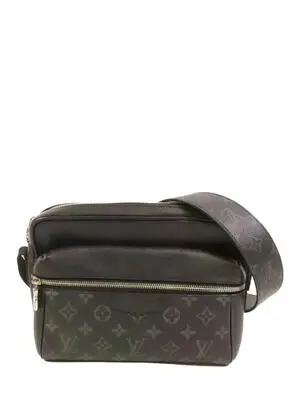 LOUIS VUITTON Monogram Eclipse Outdoor Messenger Bag - Black