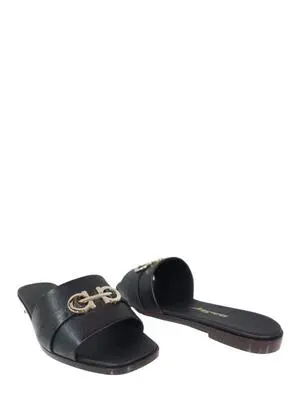 FERRAGAMO Gancini Detail Flat Sandals - Black