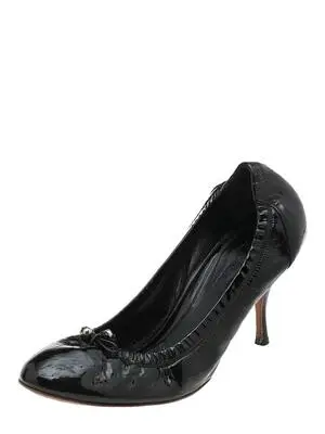 Alexander McQueen Patent Leather Pumps With Skull Charm - Black