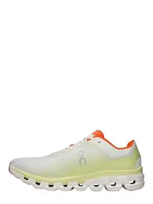 On Cloudflow 4 Sneakers - White/hay