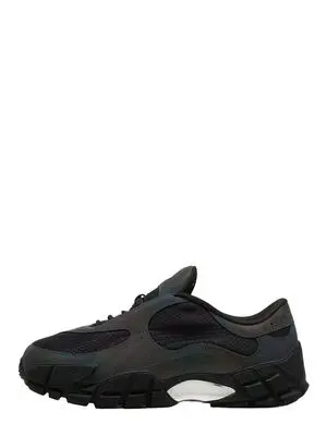 Black/black