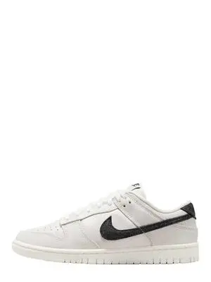 Nike Dunk Low Se Sneakers - White/black/team Red