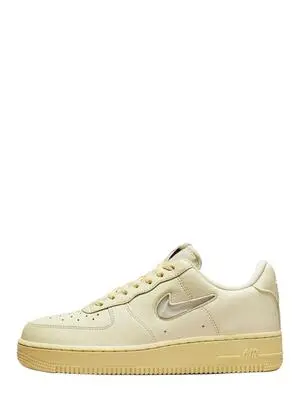 Nike Nike Air Force 1 '07 LX Low Top Sneakers Cream