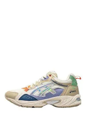 Asics ASICS GEL-100 TR Low Top Sneakers Light Brown