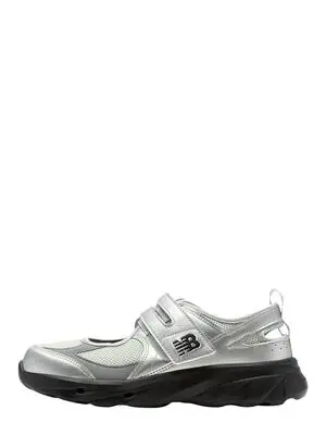 NEW BALANCE Breeze Sneakers - Metallic Silver/black