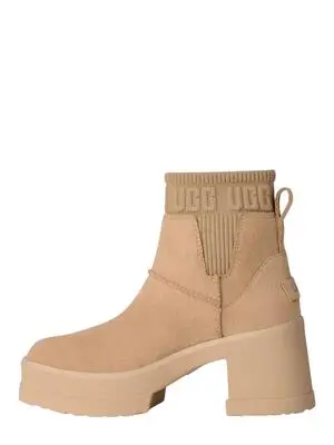 UGG Moxy Chelsea Boot - Sand