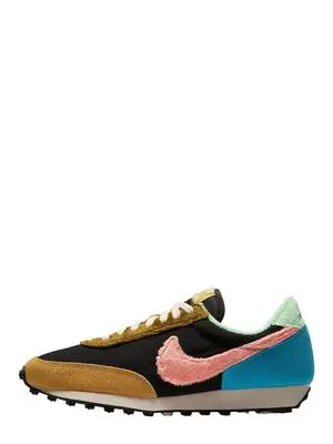 Nike Daybreak "fur Pack" Sneakers - Black/orange/pink