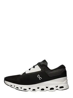 On Cloudstratus 3 Athletic Sneakers - Black/white