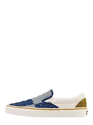 VANS Vans Classic Slip-On Quilted Bandana Sneakers White/blue
