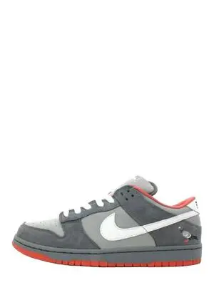 Nike X Jeff Staple Sb Dunk Low Pro 'pigeon - Grey/light Grey
