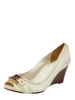 Tory Burch Logo-plaque Peep-toe Pumps - Neutrals