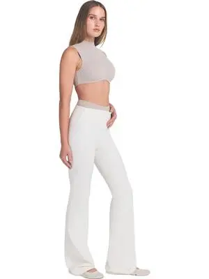 SKIMS Slim Flare Legging - Ivory
