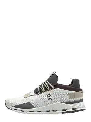 On Cloudnova Sneakers - White/black