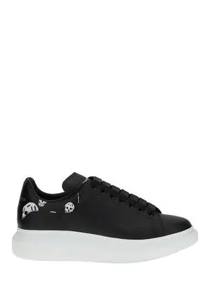 Alexander McQueen Oversized Sneakers With Skull Print - Black
