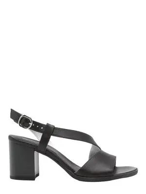 NEROGIARDINI Crossover Strap Sandals - Black