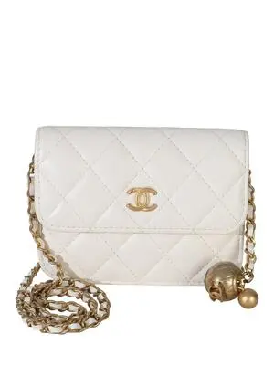 CHANEL Chanel Quilted Lambskin Pearl Crush Clutch With Chain