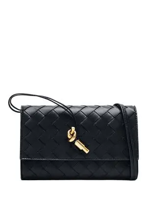 Bottega Veneta Andiamo Pouch In Leather With Knot Closure - Black