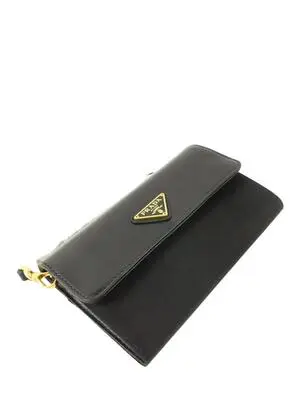 Prada Logo Plaque Clutch Bag - Black