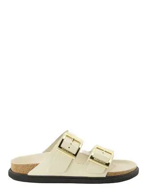 BIRKENSTOCK Arizona Maxi Buckle Flat Sandals - Nude