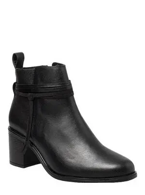 MANELA Aleck Block Heel Side Zip Ankle Bootie - Ebony