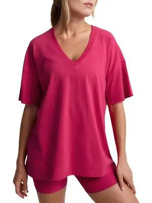 Beyond Yoga Softknit Oversize V-neck T-shirt - Berry Red