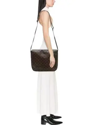 LOUIS VUITTON Louis Vuitton Monogram Beaubourg Messenger MM Bag