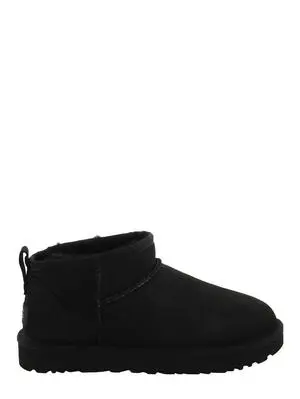 UGG Logo Boots - Black