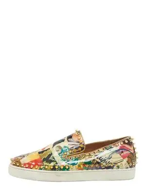 CHRISTIAN LOUBOUTIN Pik Boat Studded Patent Leather Sneakers - Neutrals