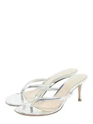 GIANVITO ROSSI Calypso Metallic Leather Thong Sandals - Silver